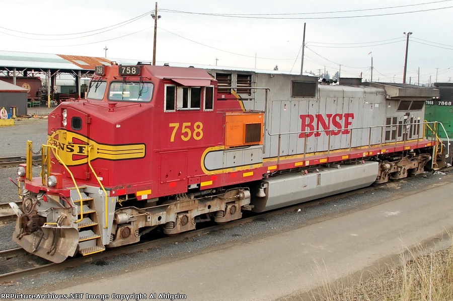 BNSF 758